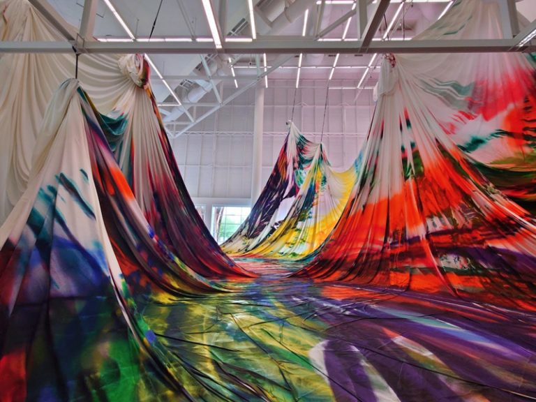 Installation : L’I.A. (intelligence artisanale) de Katharina Grosse | woxx